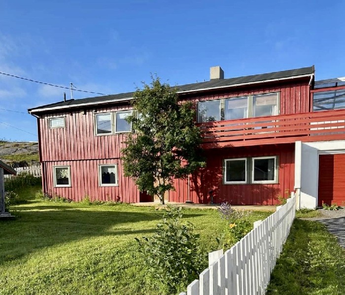 Enda et hus til salgs i bygda :: Bugøynes Pykeijæ